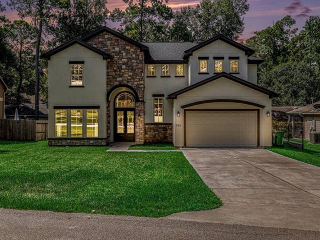 290 Apple Valley Dr, Panorama Village, TX 77304