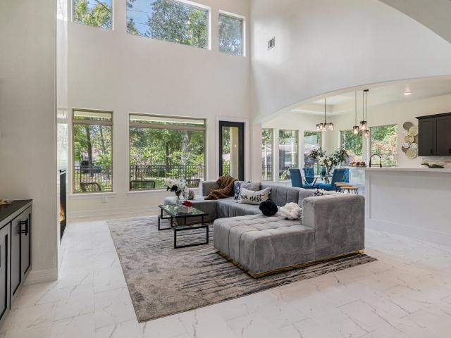 290 Apple Valley Dr, Panorama Village, TX 77304 | MLS #77838