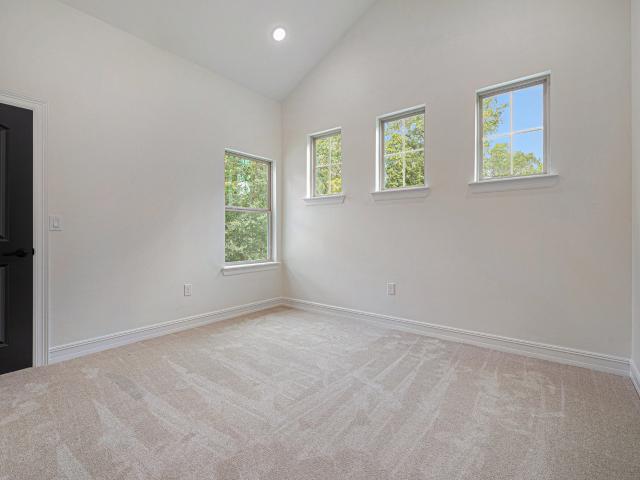 290 Apple Valley Dr