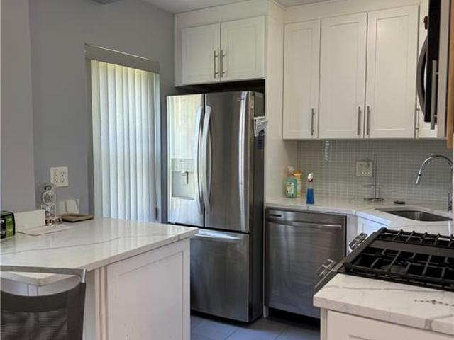 290 Bay 17th Street # 2B
