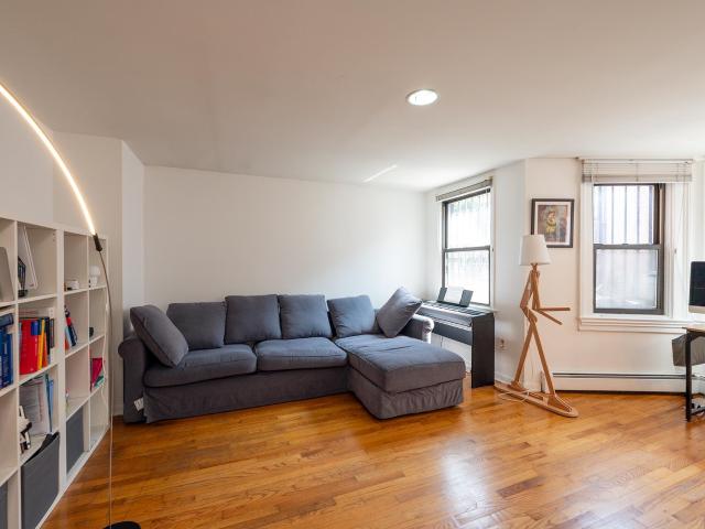 290 Barrow St # 1