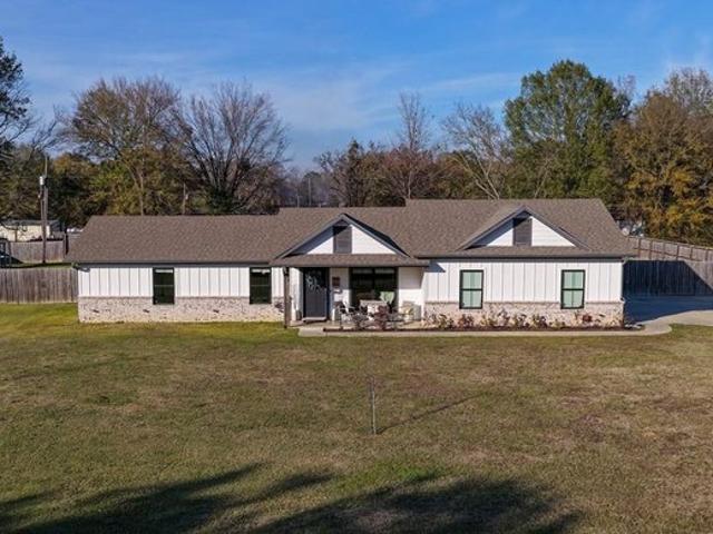 290 Bunker Hill Rd, Hooks, TX 75561