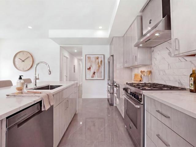 290 Griffith St Unit# 201, Jc, Heights, US, NJ