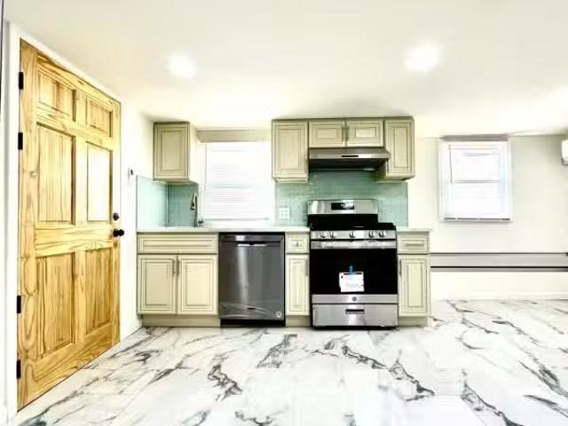 290 Davis Ave #2, Greenwich, CT 06830