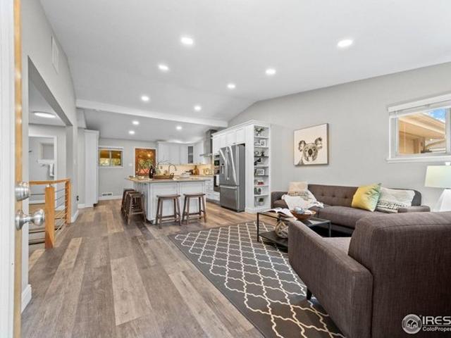 290 Daphne Way, Broomfield, CO 80020