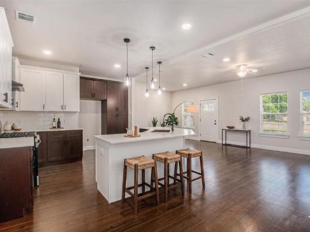 290 E Aurora Street
