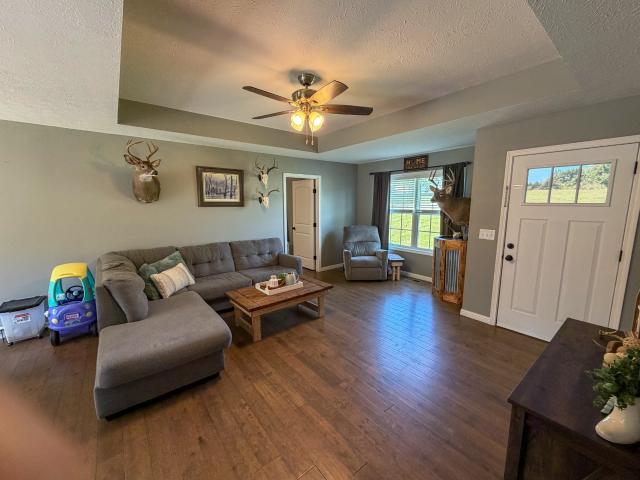 290 E Carter Rd