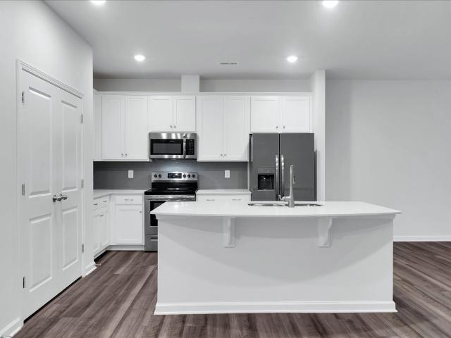290 E Compass Way