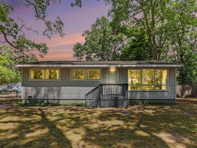 290 Eric Ave, Muskegon, MI 49444