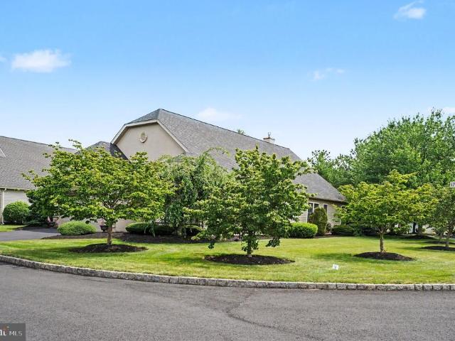 290 Kingsfield Drive