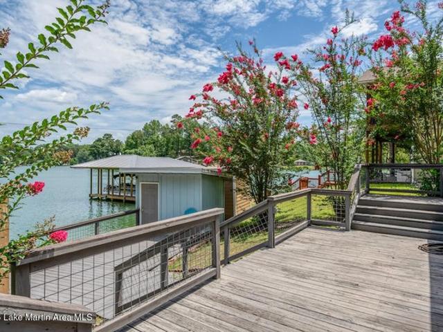 290 Holley Cir, Eclectic, AL 36024
