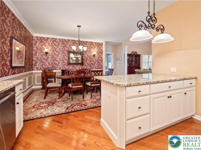 290 Inverness Circle