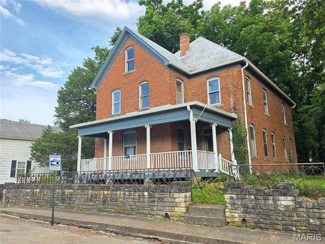 290 LA Haye St, Ste Genevieve, MO 63670