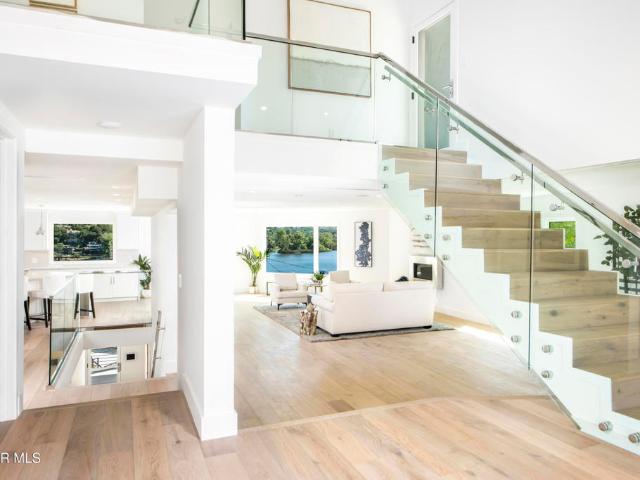 290 Lake Sherwood Drive
