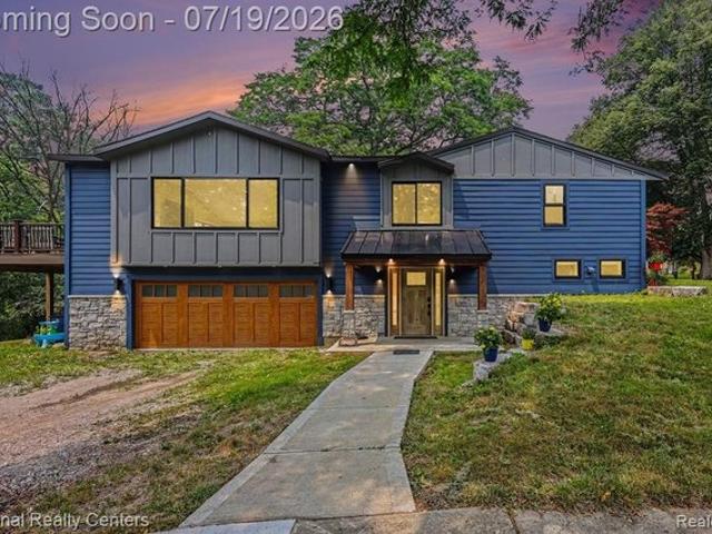 290 Larkspur St, Ann Arbor, MI 48105