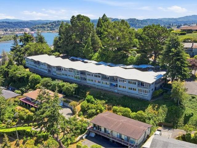 290 N 3rd Ct Apt 15, Coos Bay, OR 97420