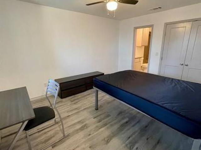 290 S Mcilhaney Street # 1102