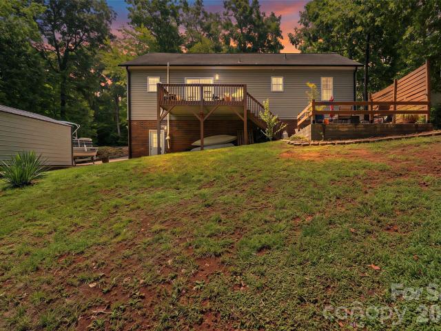 290 Skyland Drive