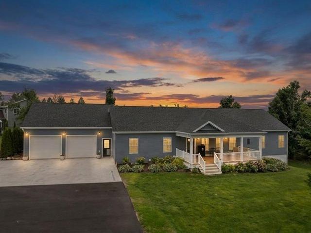 290 Skyline Dr, Petoskey, MI 49770