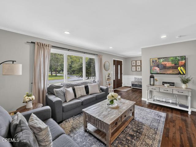 290 Riveredge Road