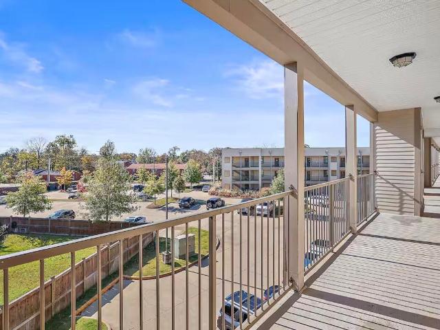 290 Russell Street Unit 332