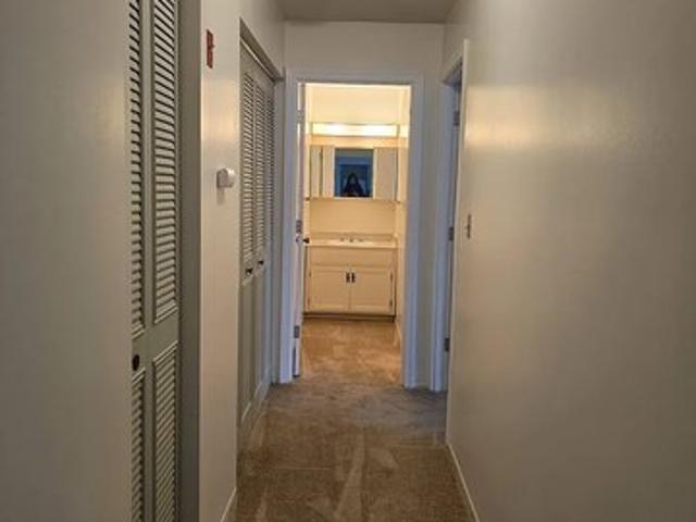 290 W Main St, Hyannis, MA 02601