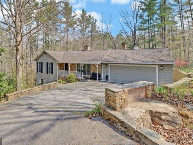 290 Waterfall Dr, Cleveland, GA 30528