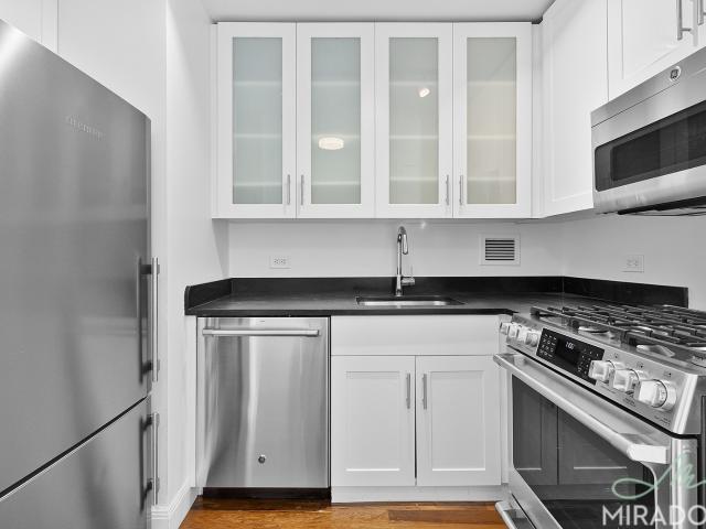 290 Third Avenue, New York, NY