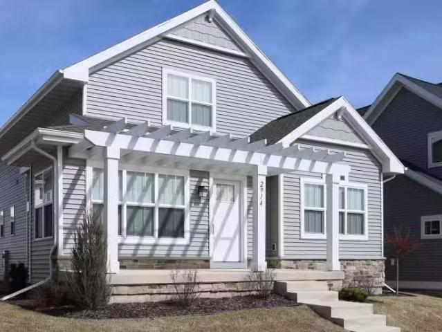 2914 Mizuna Dr, Fitchburg, WI 53711 MLS 1995152