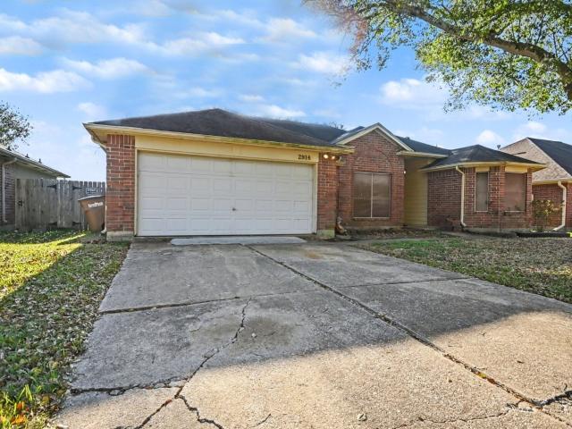 2914 Overland Trail, Dickinson, TX 77539 | MLS #21693 | Compass