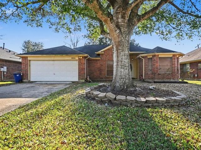 2914 Overland Trl, Dickinson, TX 77539