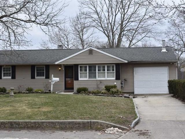 2914 Connecticut Ave, Medford, NY 11763