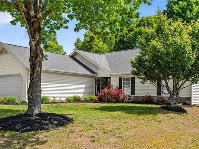 2914 Haig St, Greensboro, NC 27405