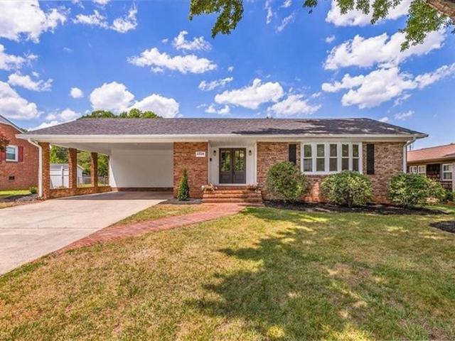 2914 W Cornwallis Dr, Greensboro, NC 27408