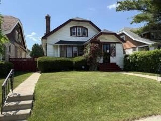 2915 N 38th St, Milwaukee, WI 53210