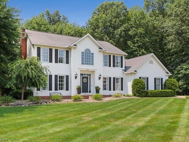 2915 Ashwood Dr, Alliance, OH 44601