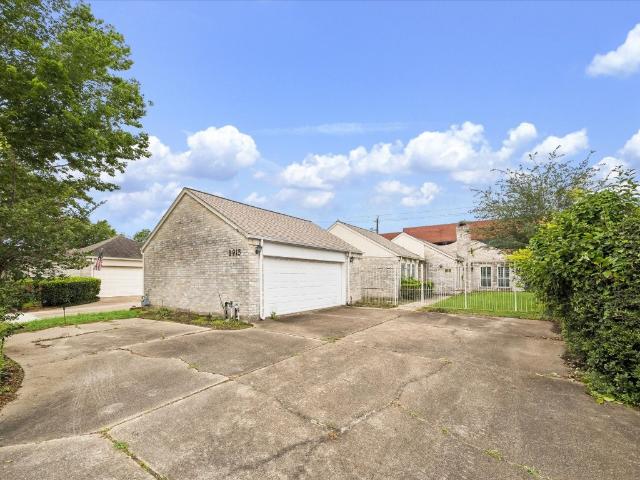 2915 Country Club Blvd, Sugar Land, TX 77478 | MLS #74904