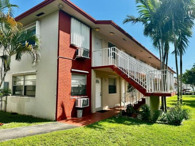 2915 Plunkett St #6D, Hollywood, FL 33020