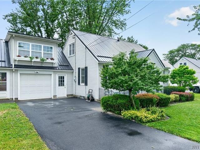 2915 Schoolview Rd, Eden, NY 14057