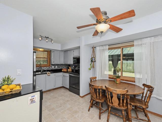 2915 Thornapple Ct