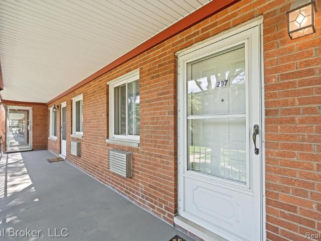 2915 W 13 Mile Road # 207