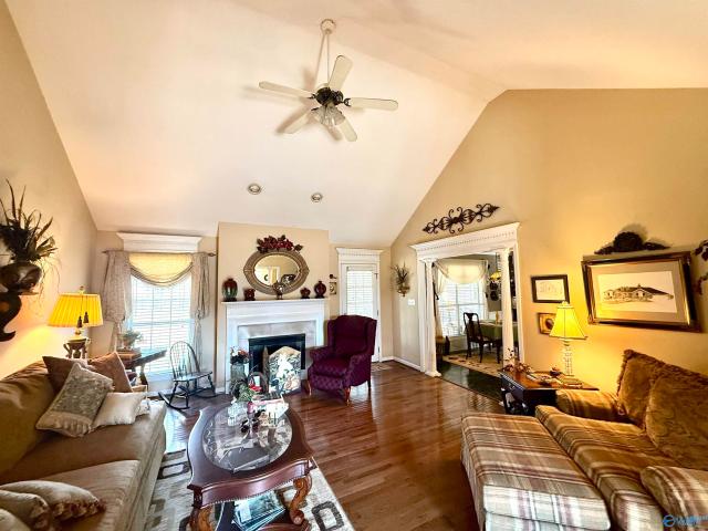 2915 White Oak Drive