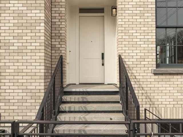 2915A 2989B NW Wilson St. Studio Apartment for Rent at Nw Wilson St, Portland, OR 97209 Northwest District