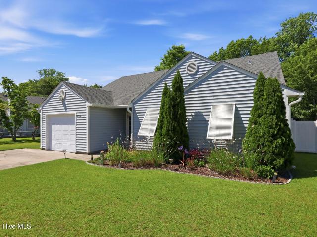 2916 Mandy Lane
