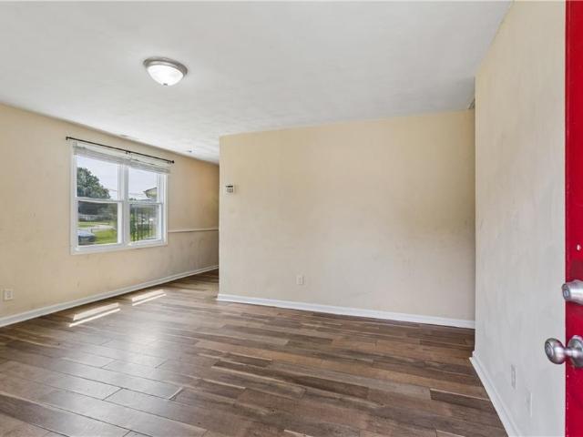 2916 Berkley AVE