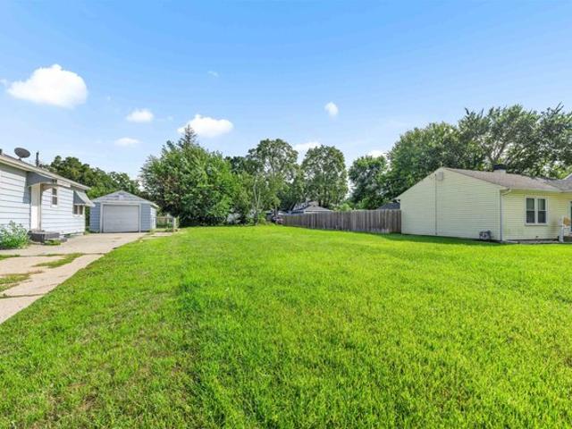 2916 Custer Ave, Rockford, IL 61101