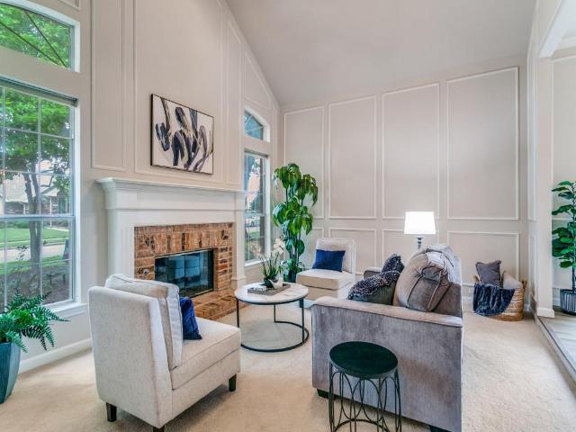 2916 Redwood Drive