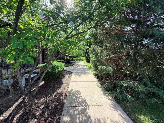 2916 Signature Boulevard