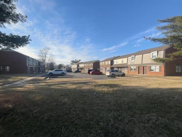 2916 Veach Rd, Owensboro, KY 42303