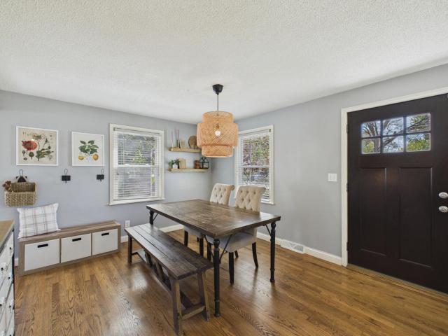 2916 W 60th Street